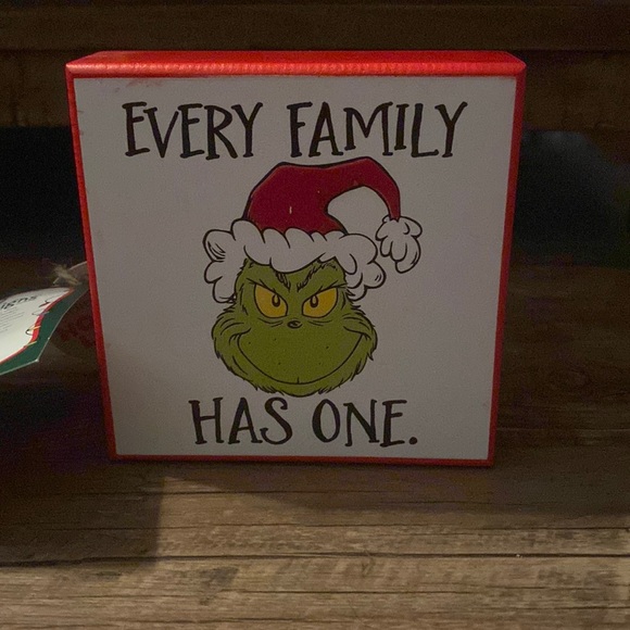 Holiday | The Grinch Wall Hanging | Poshmark